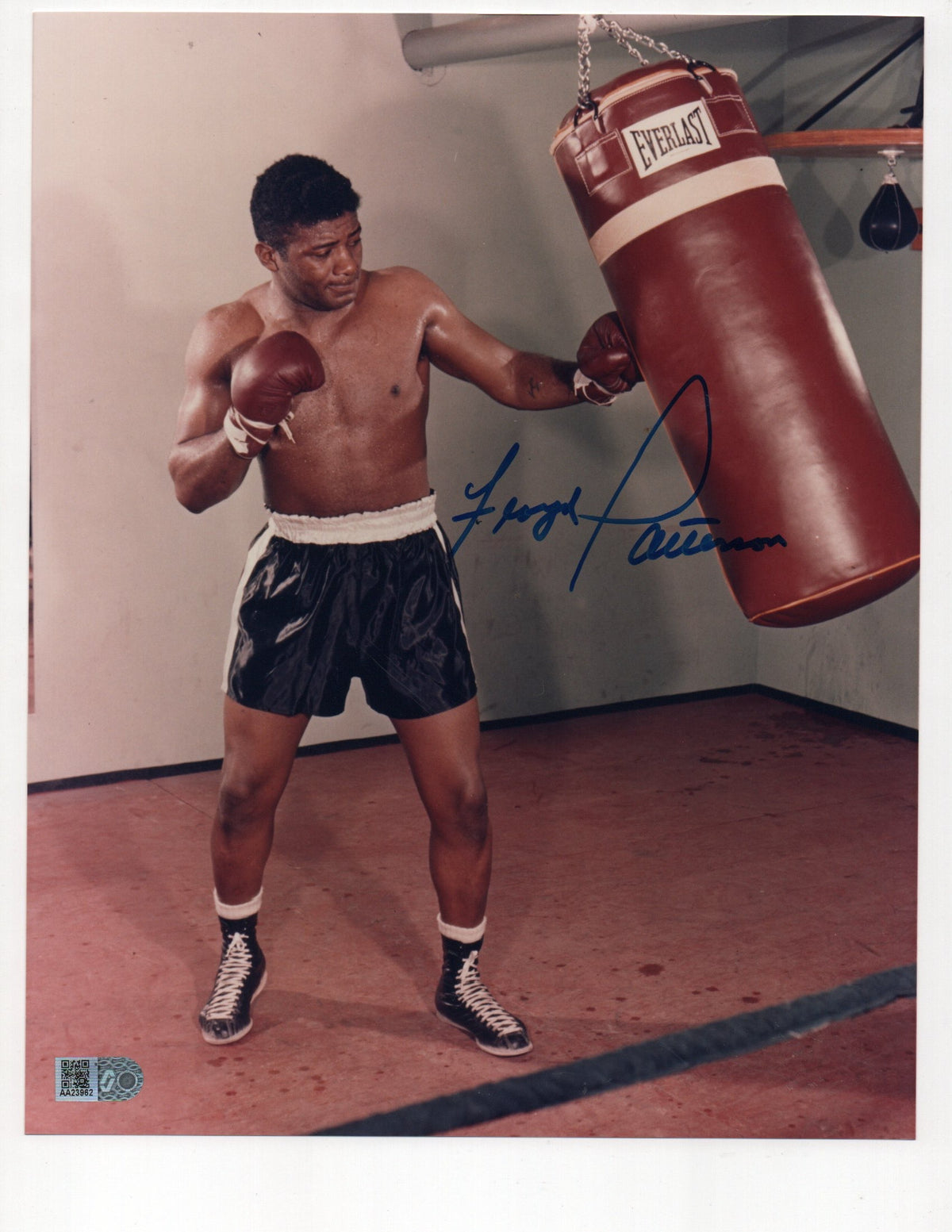 Floyd Patterson Signed 8x10 Photo (AIV AA23962) — RSA