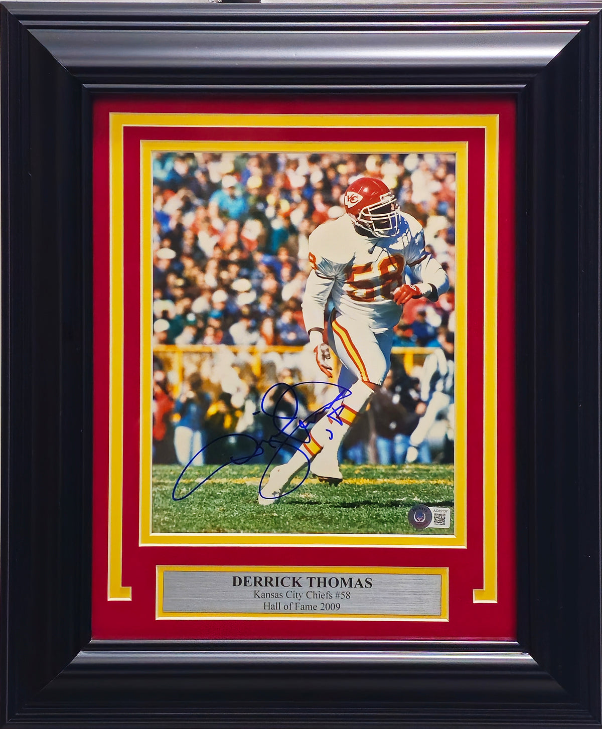 Derrick Thomas Autographed Framed 8x10 Photo Kansas City Chiefs Becket ...