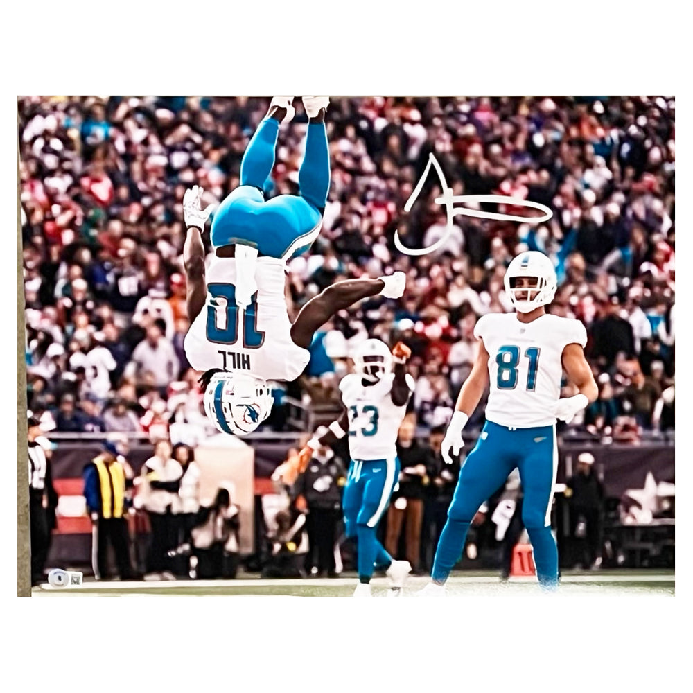 Tyreek Hill Signed Miami Flipping 16x20 Football Photo (Beckett) — RSA