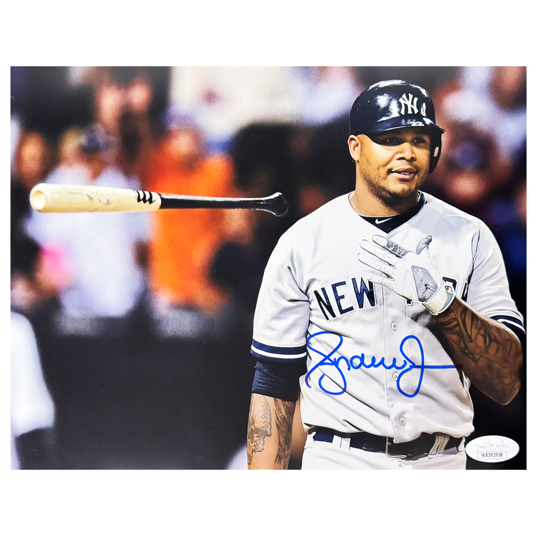 Andruw Jones Signed New York Pose 9 Baseball 8x10 Photo (JSA) — RSA