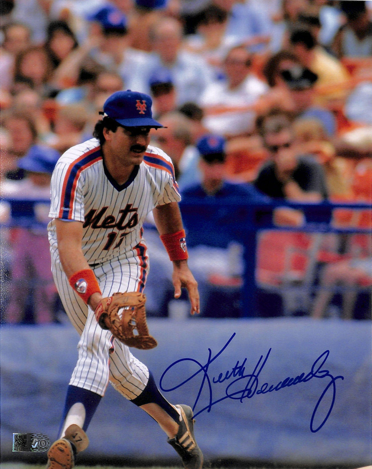 Keith Hernandez Signed 8x10 Photo Fielding (AIV) — RSA