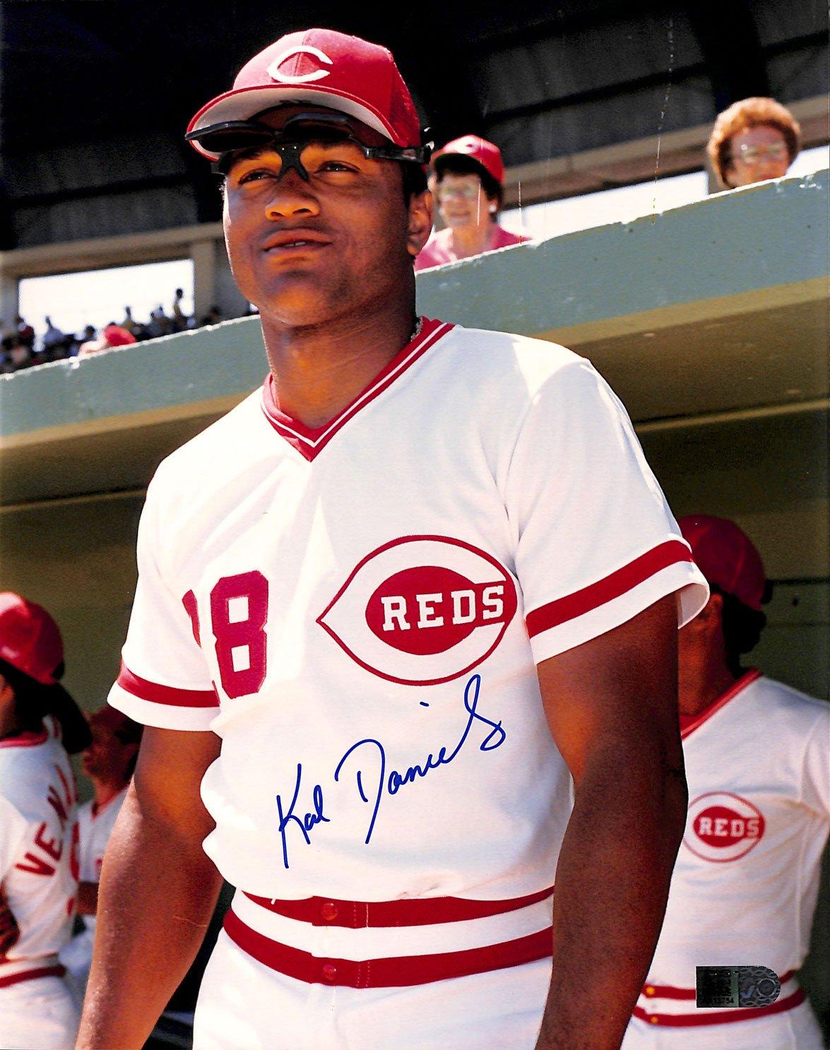 Kal Daniels Signed 8x10 Cincinnati Reds Photo (AIV AA13754) — RSA