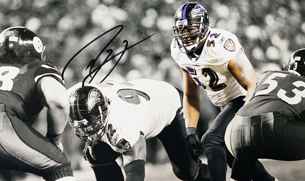 Ray Lewis Signed Baltimore Ravens 11x14 Photo (JSA) — RSA